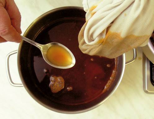 Dunkler Fond (Glace) Rezept - ichkoche.de
