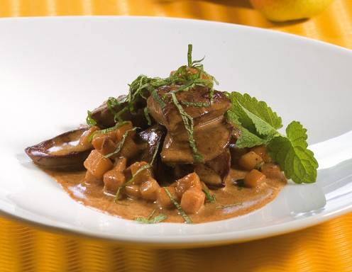 Gebratene Entenleber mit Birnenragout Rezept - ichkoche.de