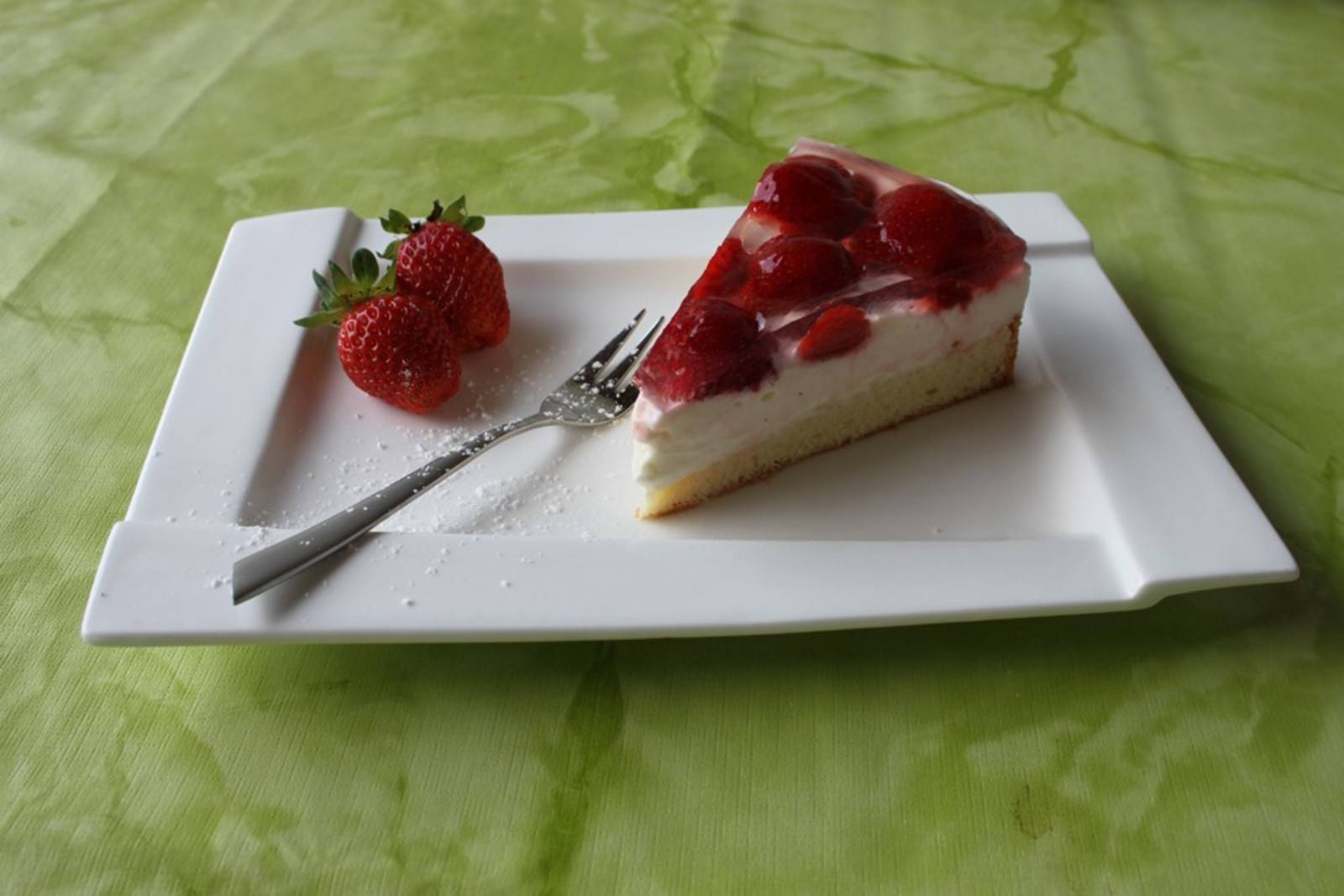 Topfentorte mit frischen Erdbeeren Rezept - ichkoche.at