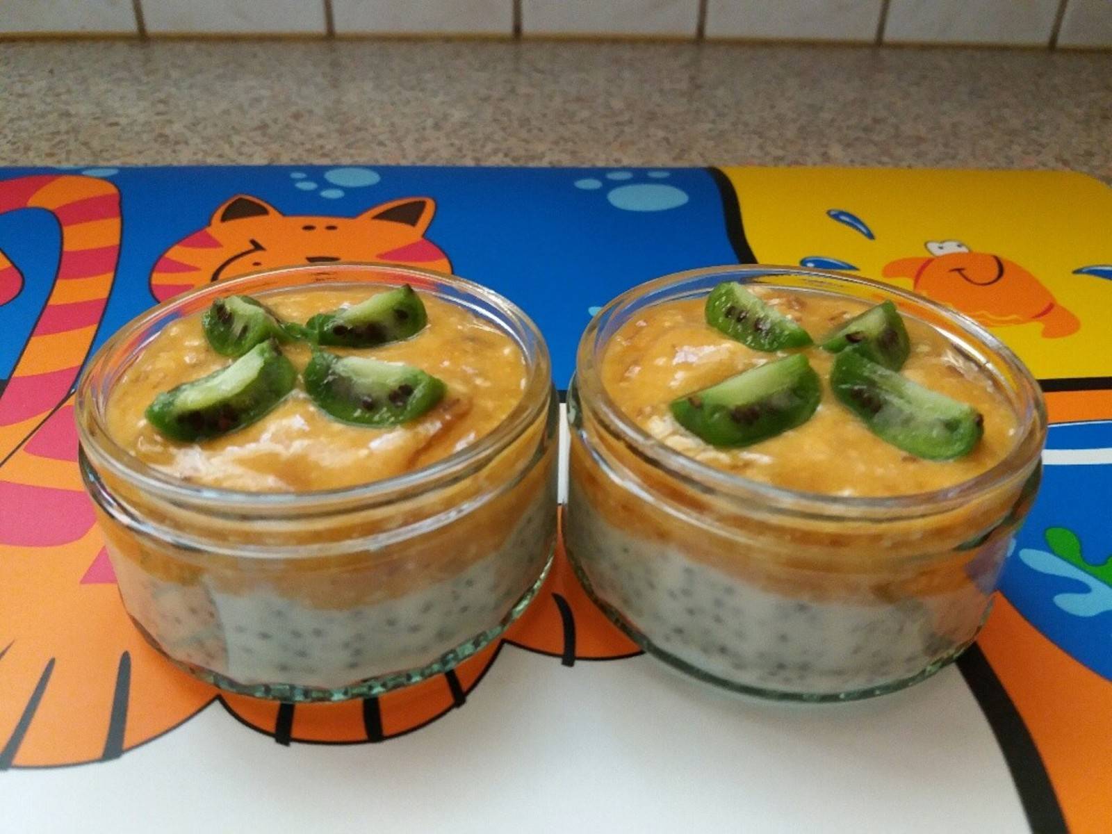 Chia-Joghurt mit Kaki Rezept - ichkoche.ch