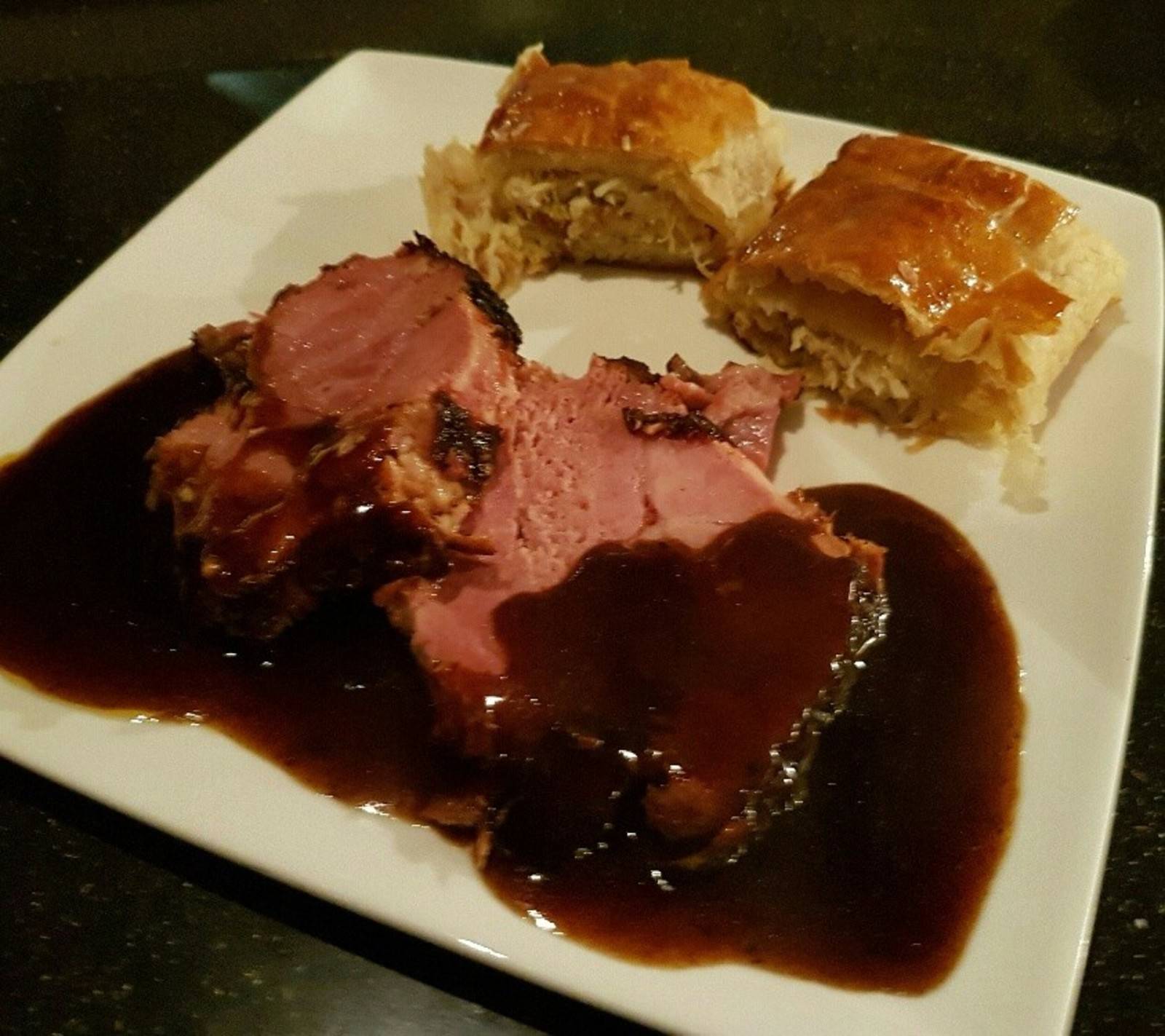 Selchkarree gefüllt mit Faschiertem Rezept - ichkoche.de