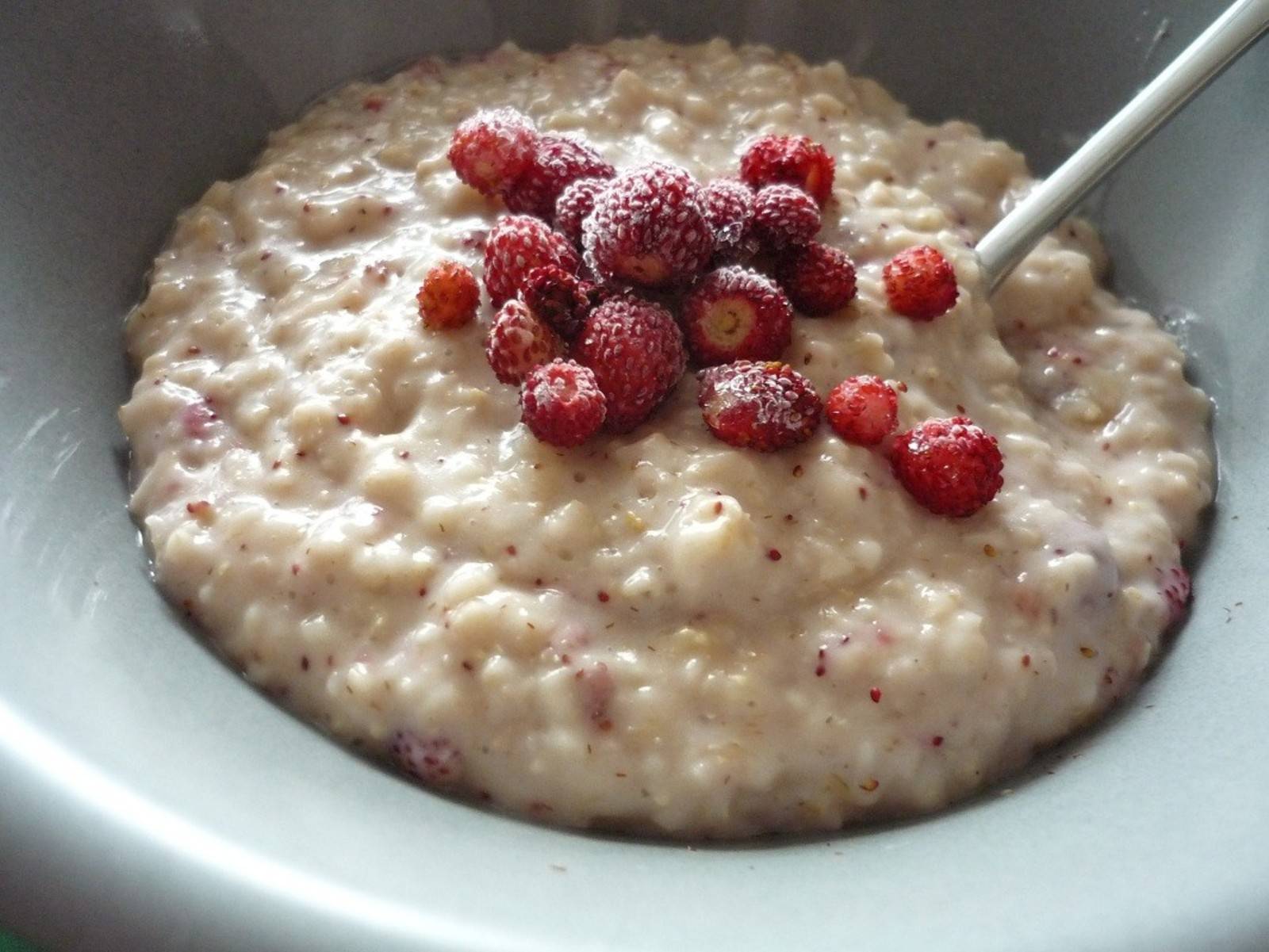 Walderdbeer-Porridge Rezept - ichkoche.de