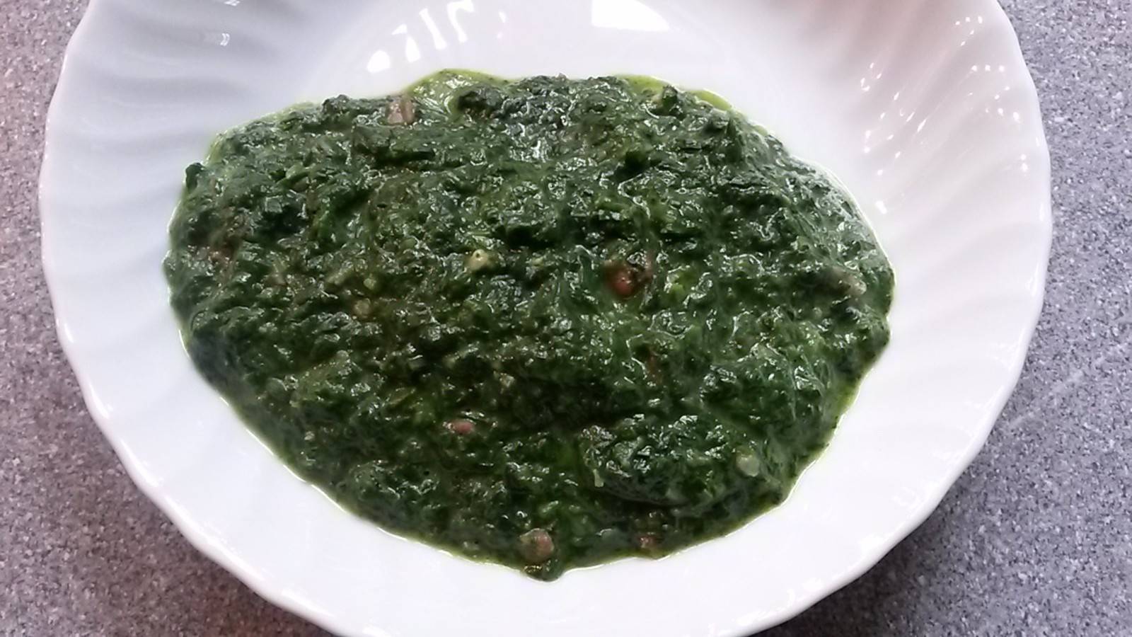 Gehackter Spinat mit Prosciutto Rezept - ichkoche.at