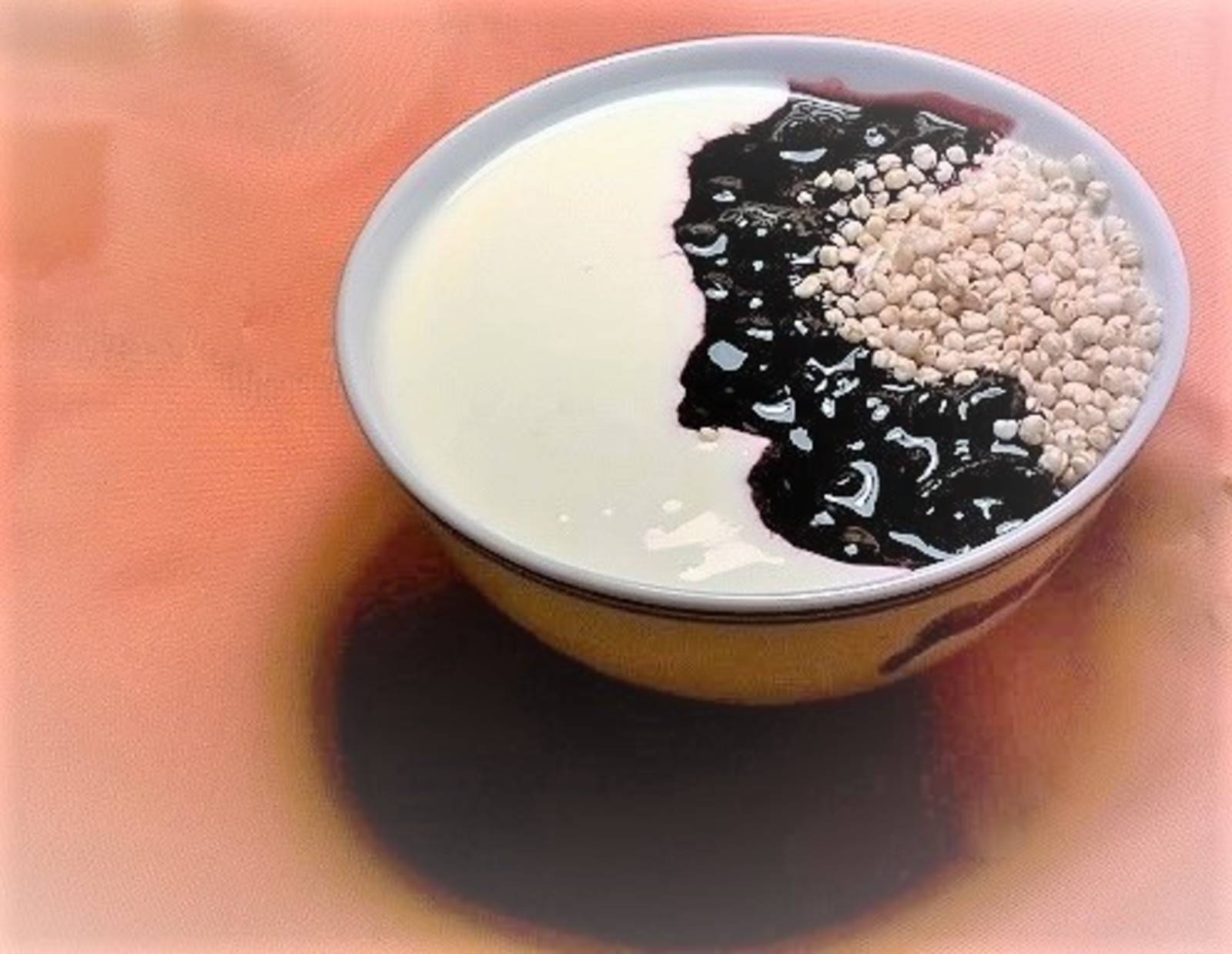 Joghurt mit Heidelbeersauce und Quinoapops Rezept - ichkoche.ch
