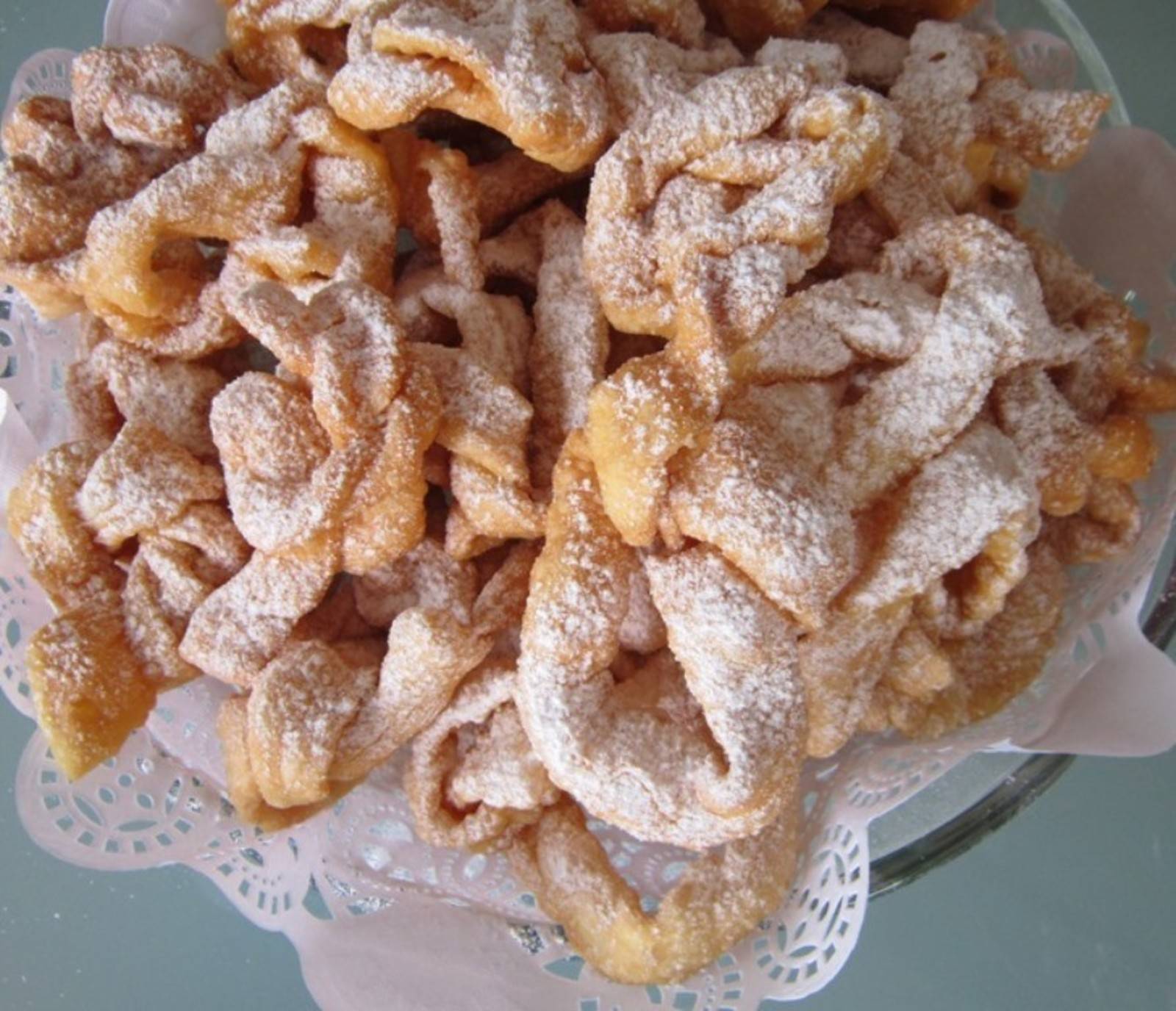 Einfache Strauben aus festem Teig Rezept - ichkoche.at