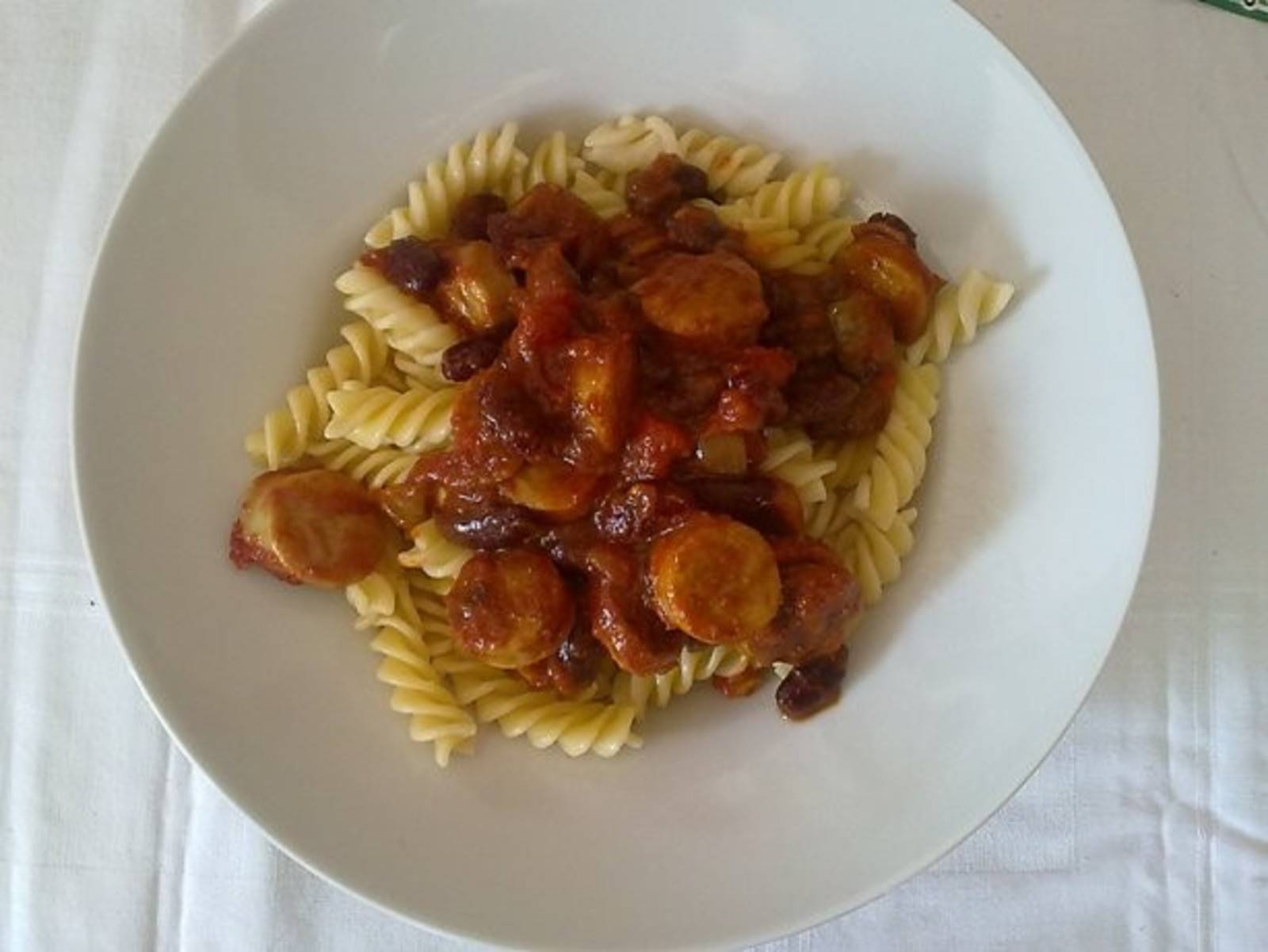 Spirelli mit Wurstgulasch Rezept - ichkoche.at