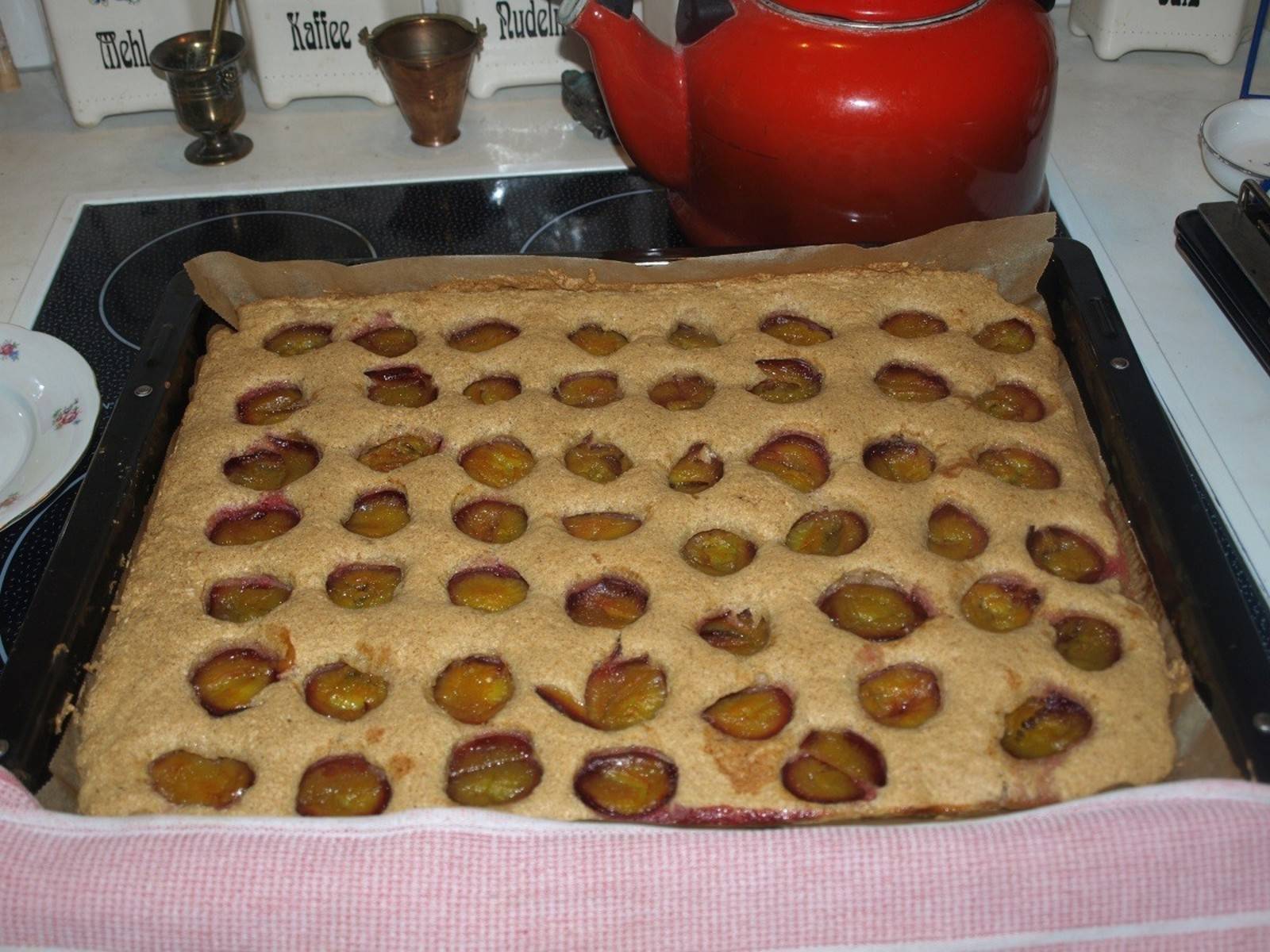 Blechkuchen mit Zwetschken Rezept - ichkoche.ch