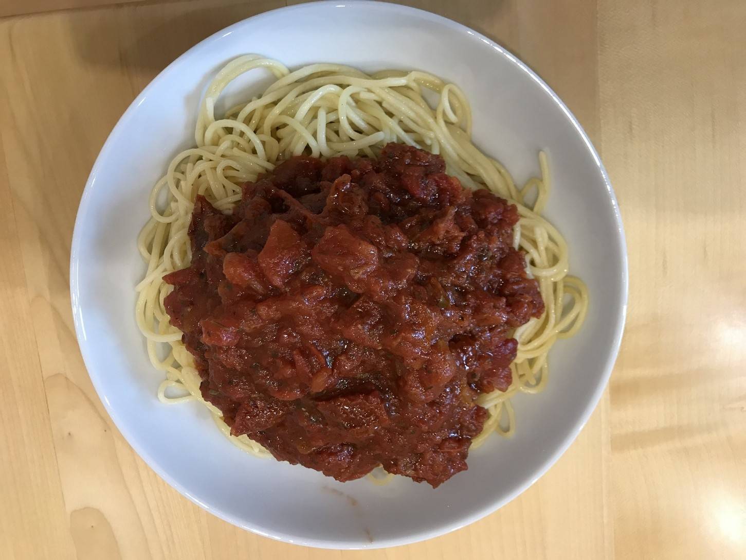 Spaghetti mit Paprika-Tomaten-Chilisauce Rezept - ichkoche.de