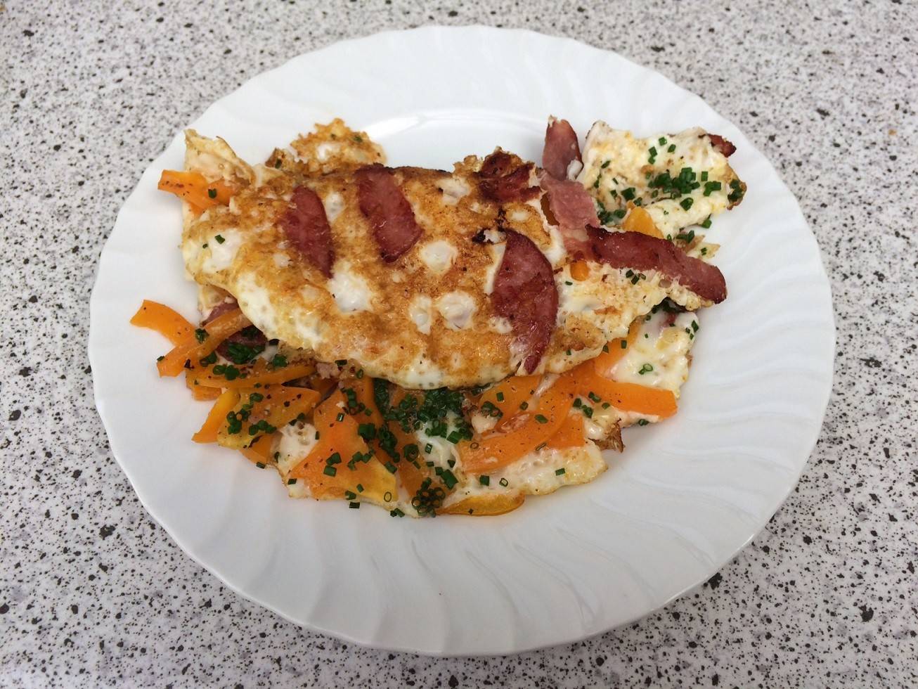 Eierspeis mit Wurst und Paprika Rezept - ichkoche.de