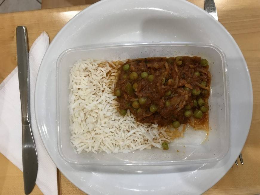 Reis mit Erbsen-Tomatensauce Rezept - ichkoche.de