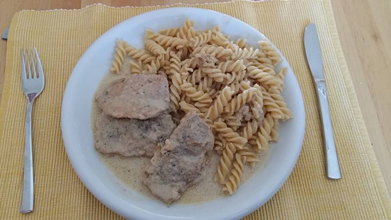 Rahmschnitzel mit Weißweinsauce Rezept - ichkoche.de