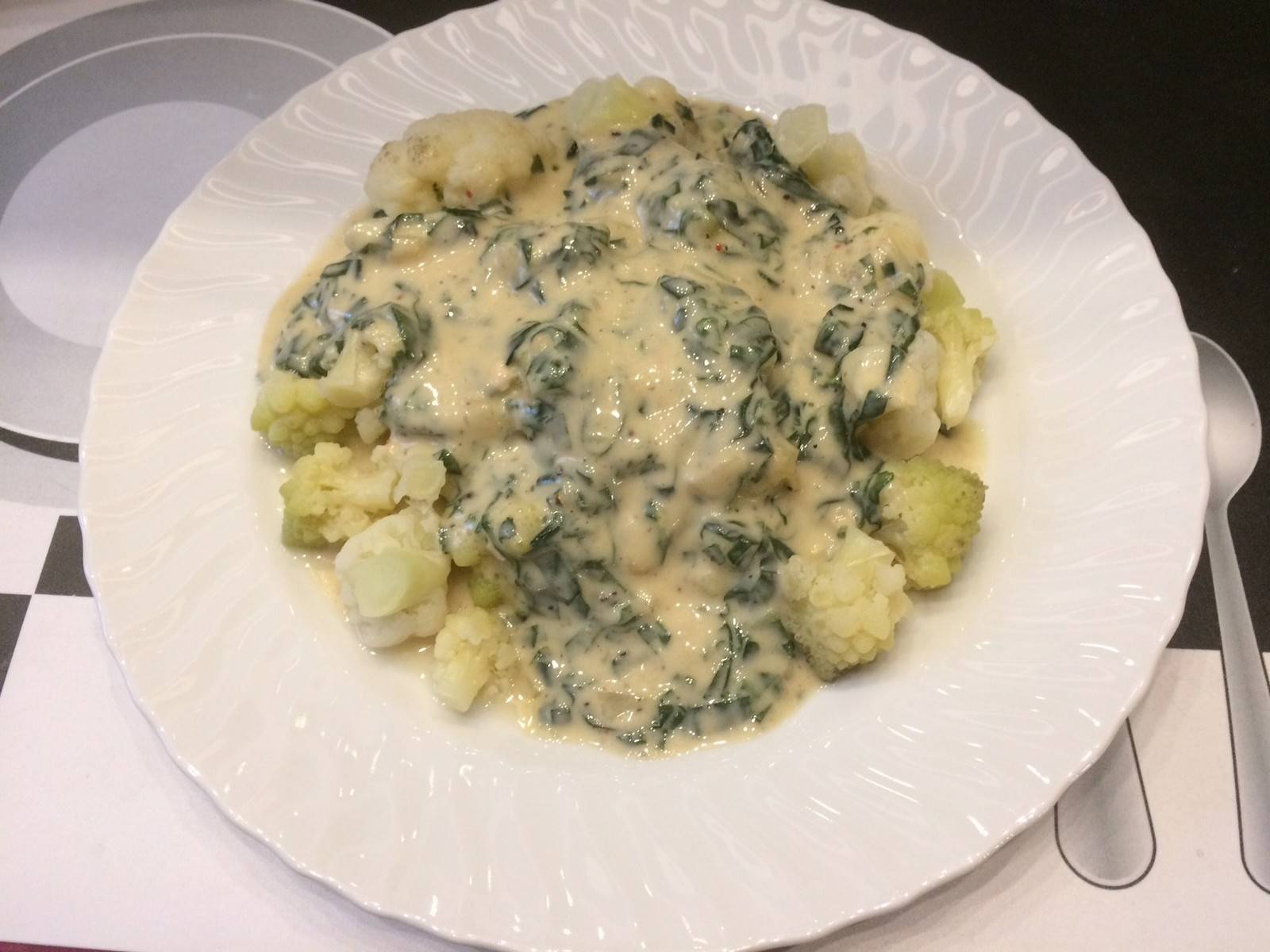 Karfiol mit Käsesauce Rezept - ichkoche.de
