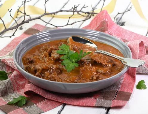 Rindsgulasch nach Omas Art Rezept - ichkoche.at