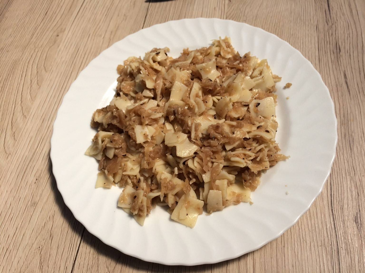Krautfleckerln mit selbst gemachten Fleckerl Rezept - ichkoche.de