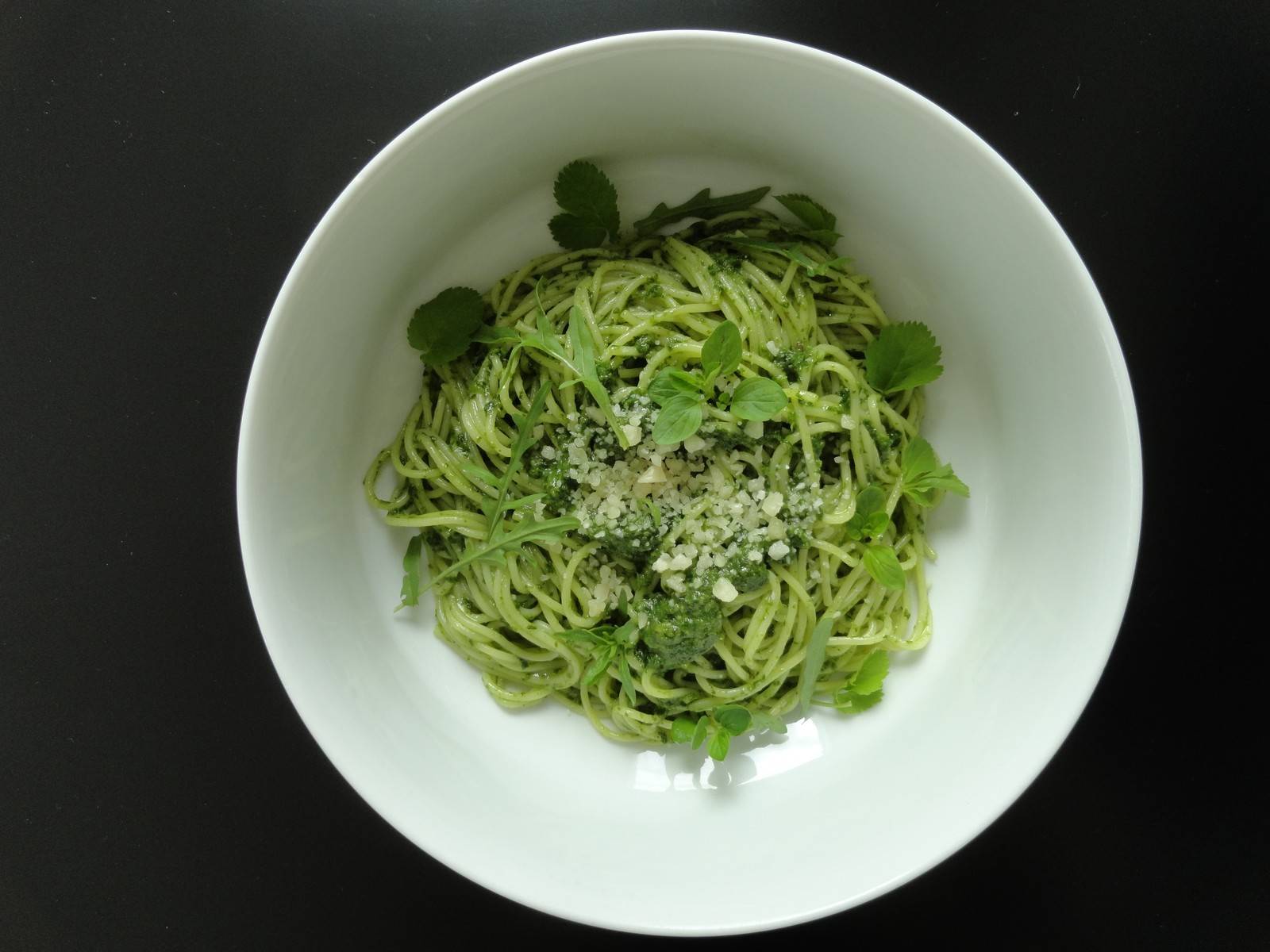 Basilikum-Kräuter-Spaghetti Rezept - ichkoche.at