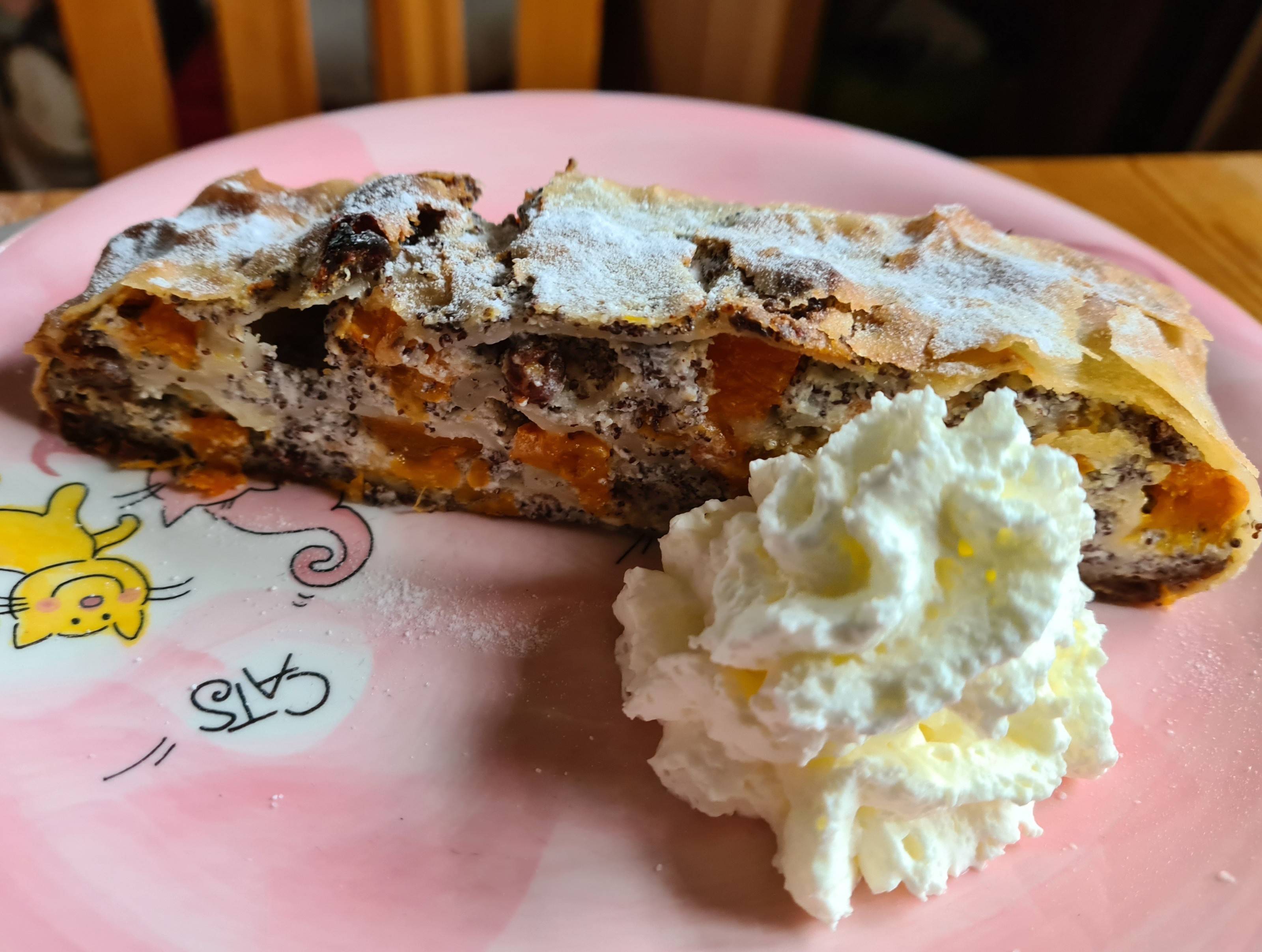 Marillen-Mohn-Strudel Rezept - ichkoche.de