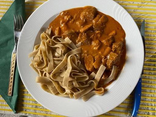 Kalbsrahmgulasch Rezept - ichkoche.at