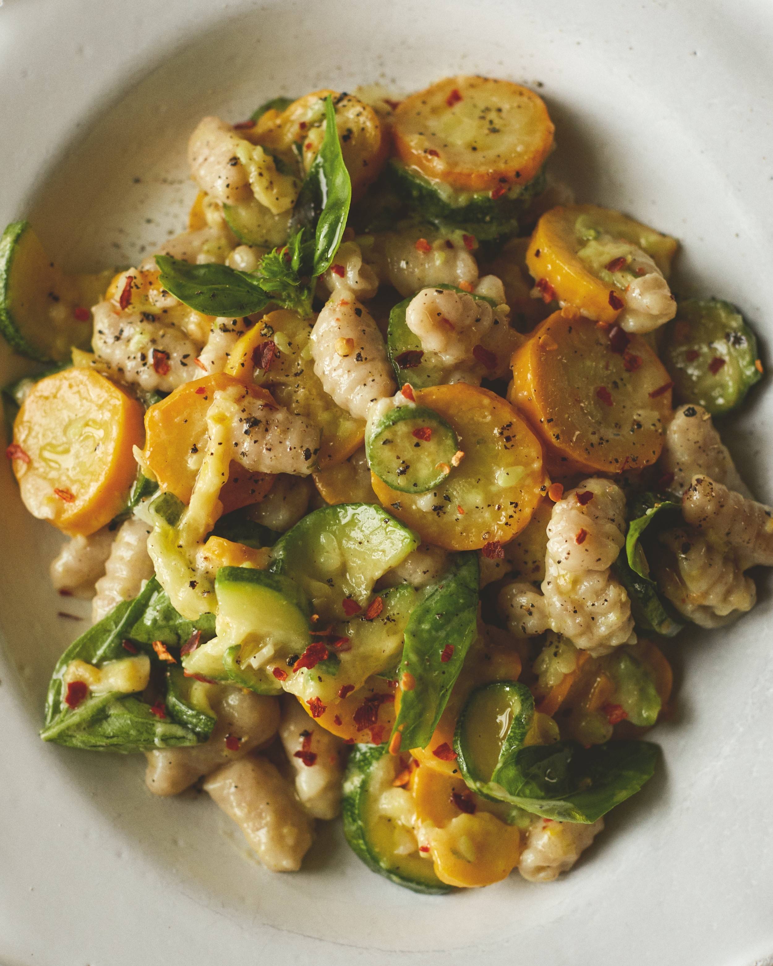 Zucchini Pasta mit Mascarpone, Basilikum & Zitrone von Julius Roberts ...