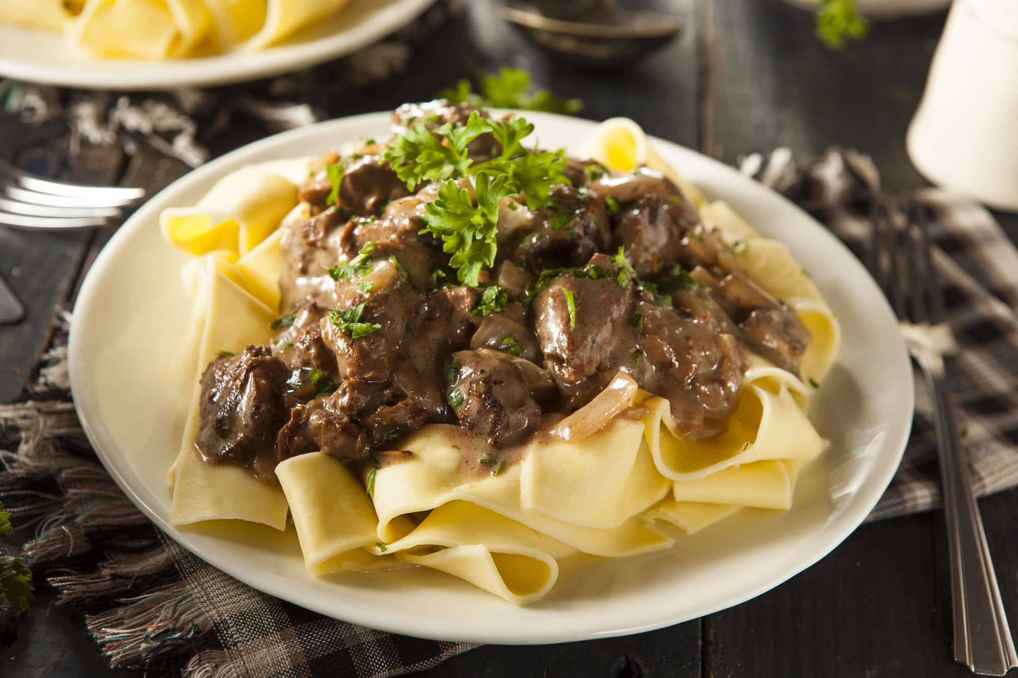Fleisch Boeuf Stroganoff Auf Butternudeln Rezept Kochbarde