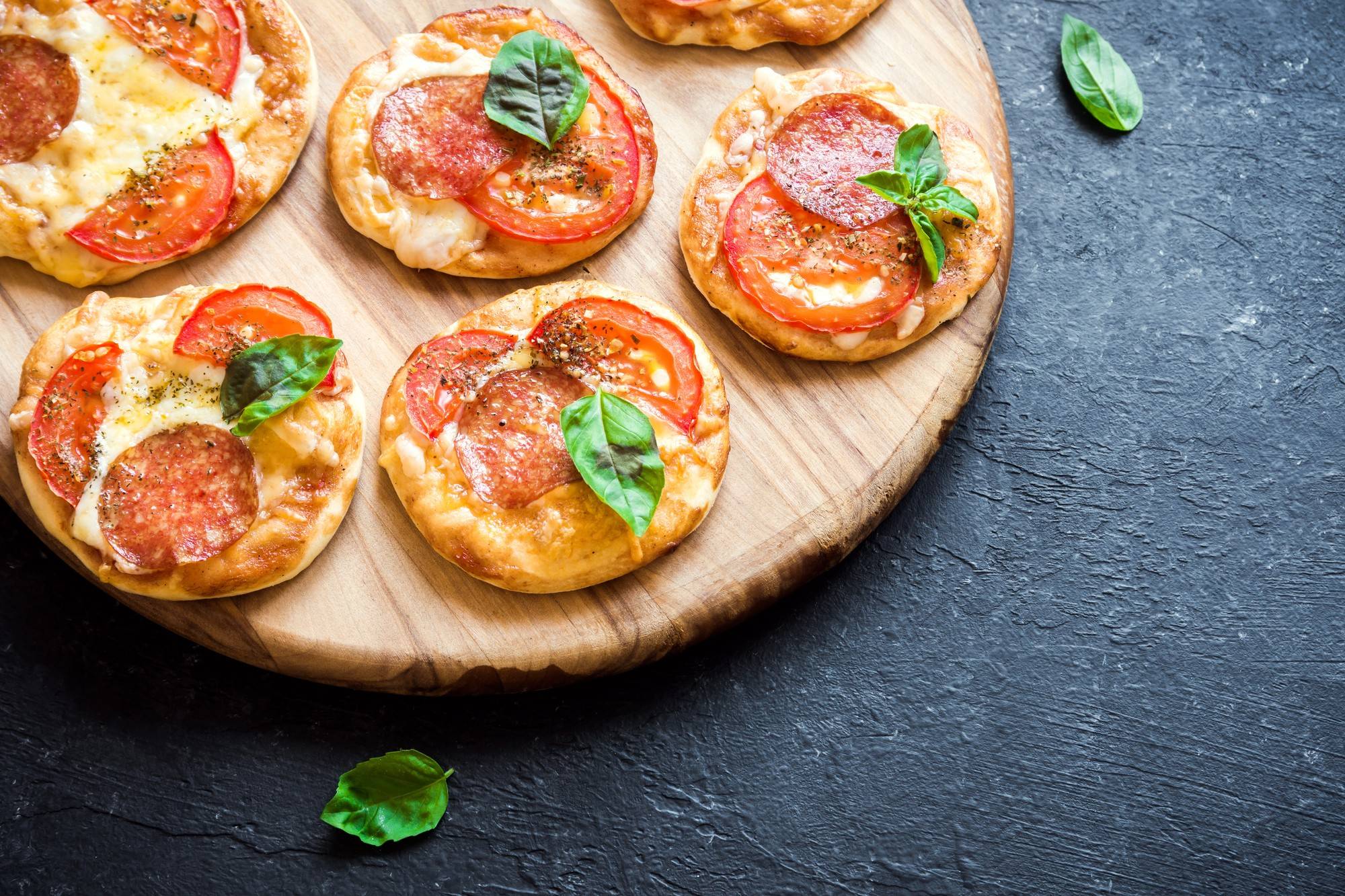 Mini-Pizzen Rezept - ichkoche.de