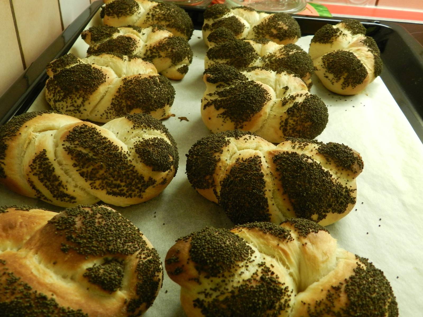 Mohn-Weckerl Rezept - ichkoche.at