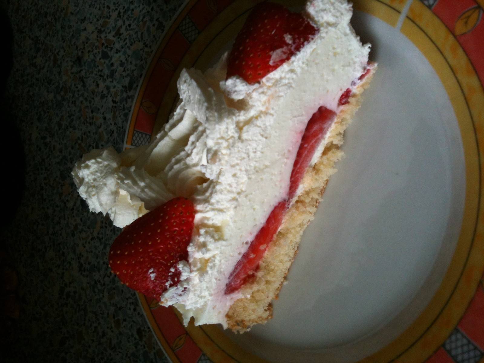 Erdbeer-Joghurt-Topfentorte Rezept - ichkoche.de