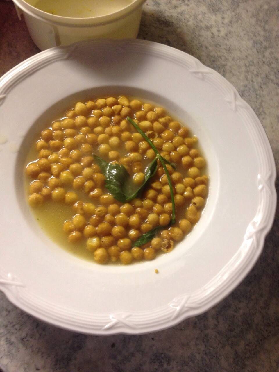 Backerbsen in klarer Suppe Rezept - ichkoche.at