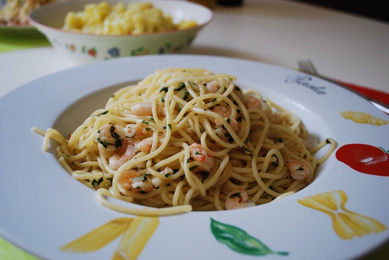 Kräuternudeln mit Crevetten Rezept - ichkoche.de