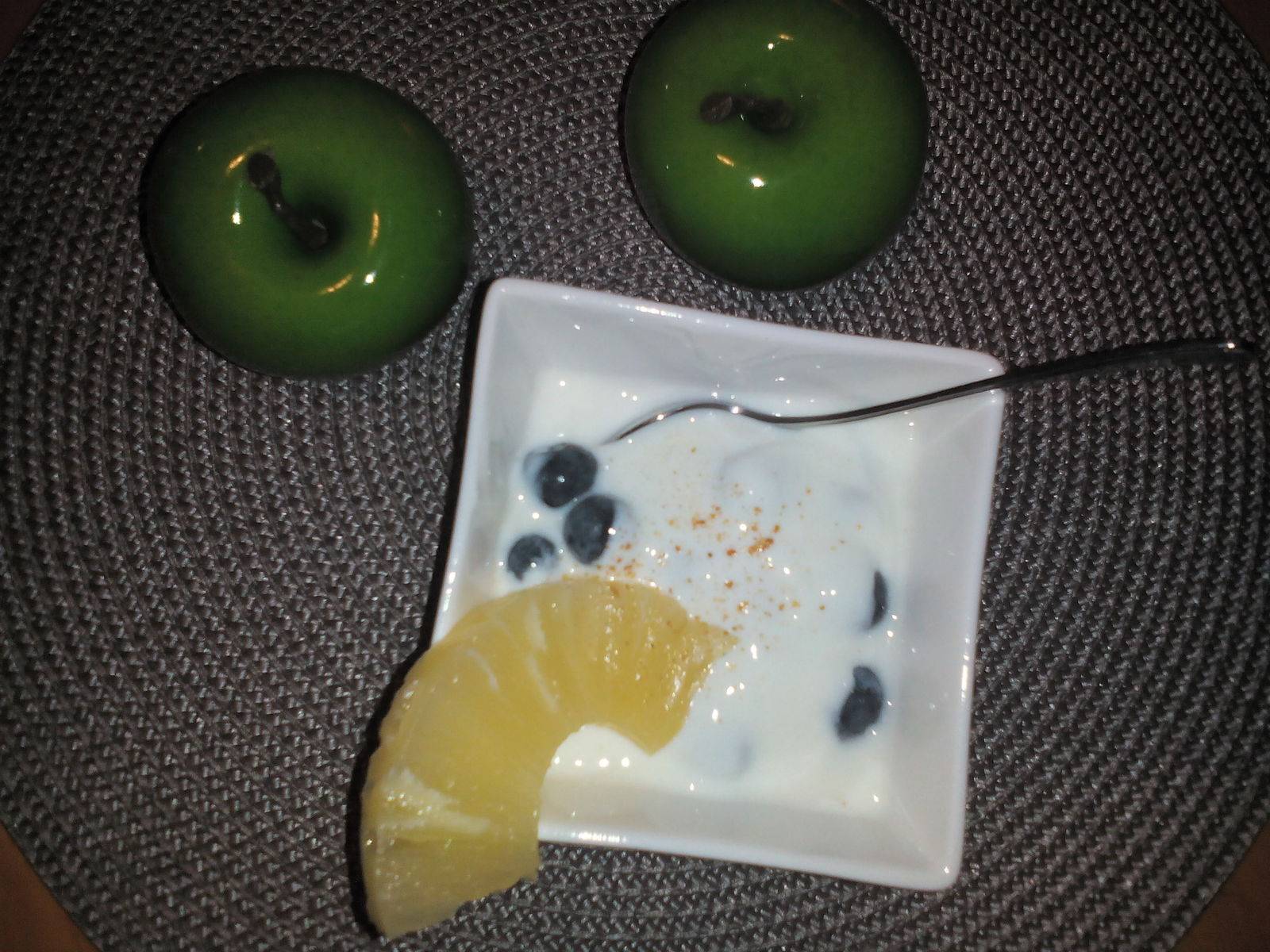 Heidelbeeren mit Joghurt Rezept - ichkoche.ch