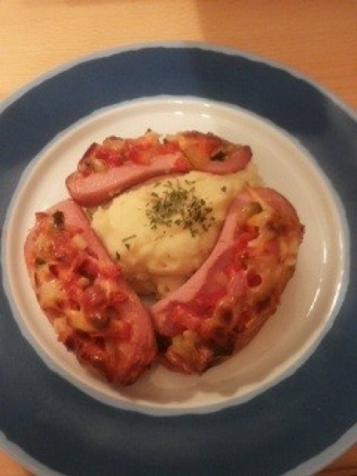 Knackwurstschiffchen Rezept - ichkoche