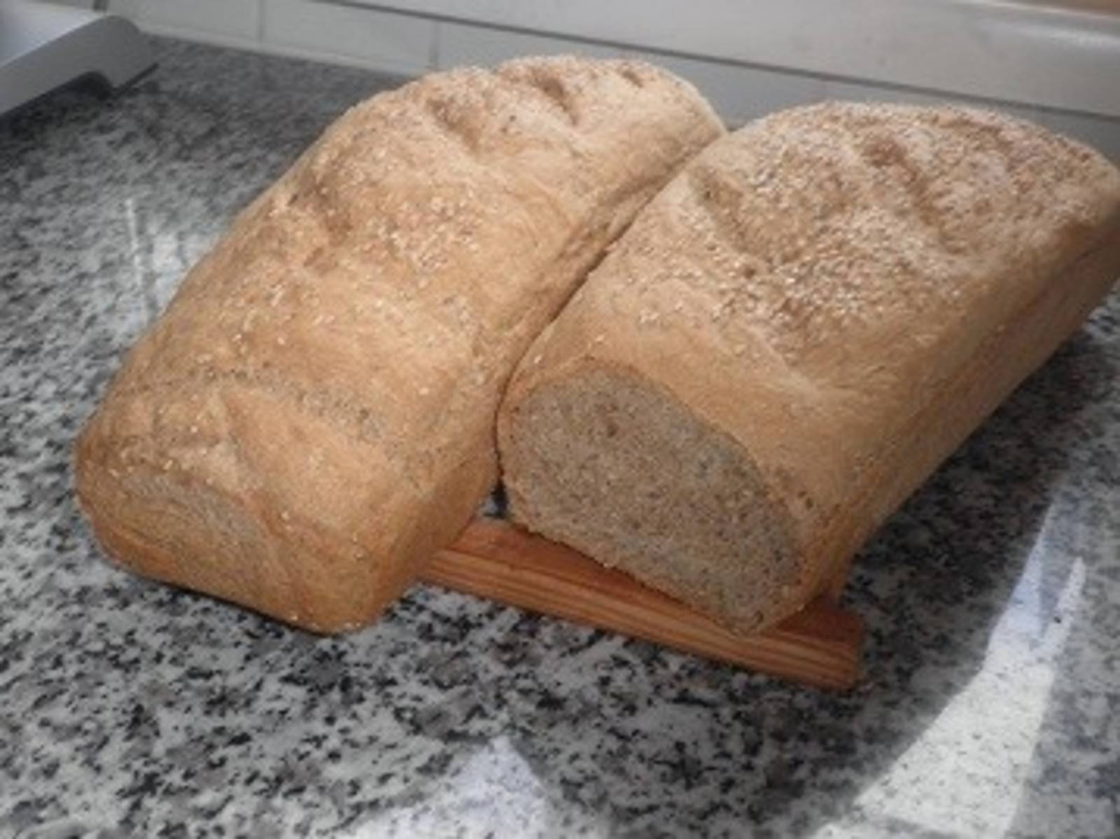 Dinkel-Sesam-Brot Rezept - ichkoche.ch