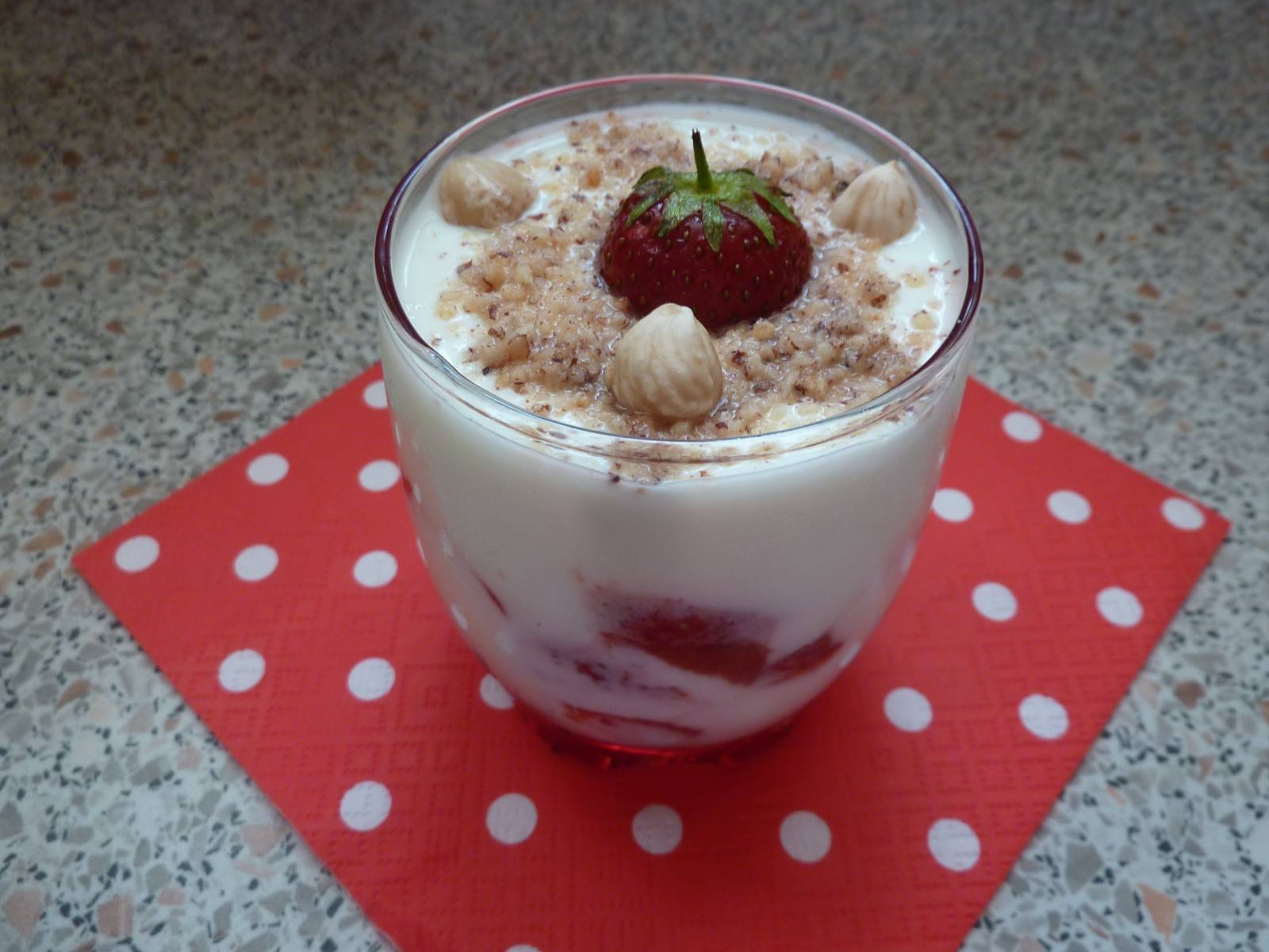 Erdbeer-Schichtdessert Rezept - ichkoche.ch