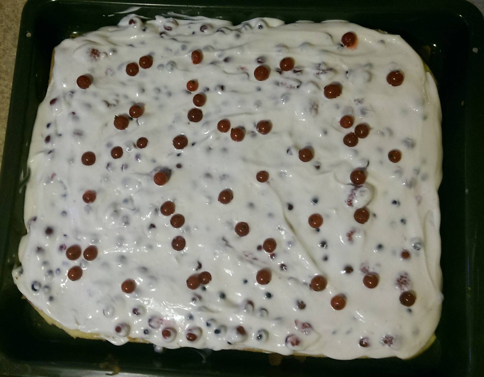 Topfen-Joghurt Schnitten mit frischen Beeren Rezept - ichkoche.de